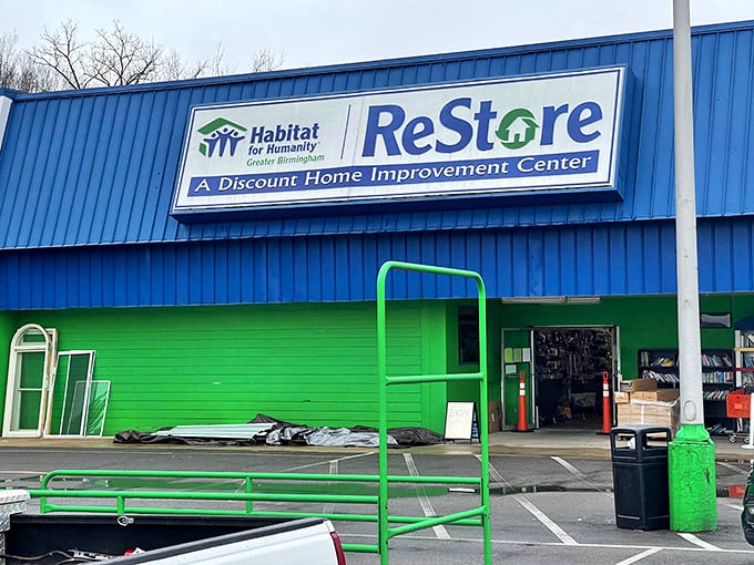 Green and blue never looked so inviting &ndash; this is where home improvement dreams come true.