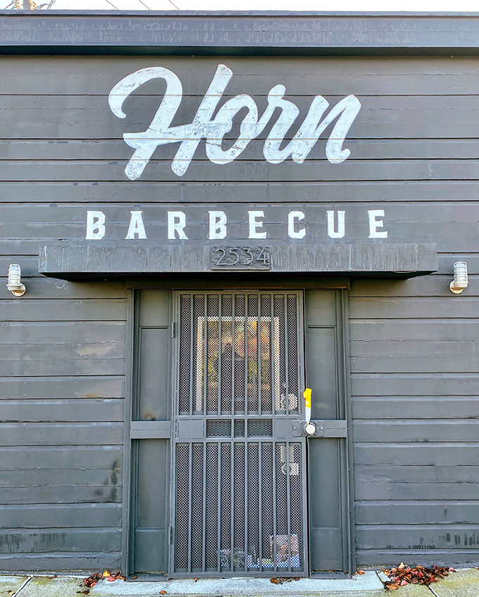 Horn Barbecue's understated gray exterior is like a poker face&mdash;hiding the royal flush of flavors waiting inside.