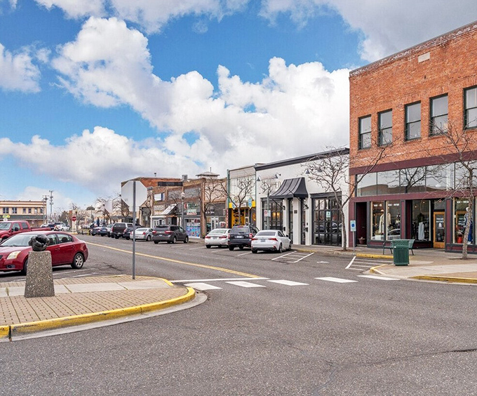 Kennewick's main drag flows like comfort food gravy, smooth and satisfying without breaking the bank account.
