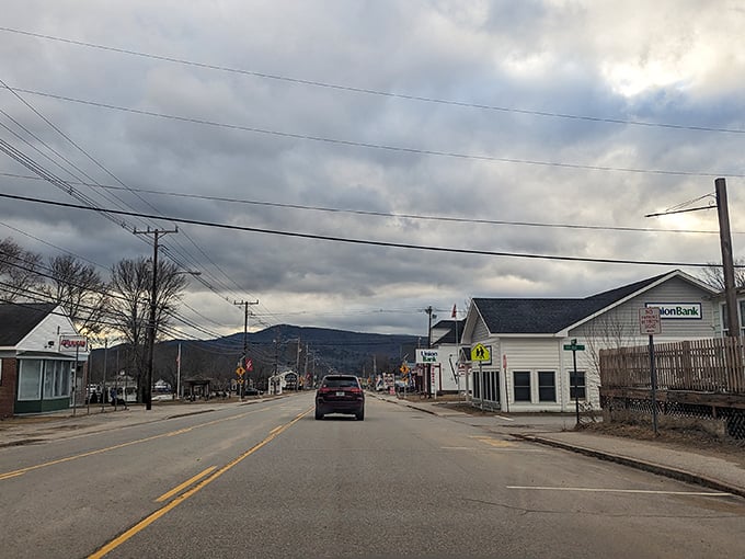 A quiet drive through Lincoln, New Hampshire &mdash; where mountain views rise beyond the town&rsquo;s main street, and every road leads to adventure in the heart of the White Mountains.