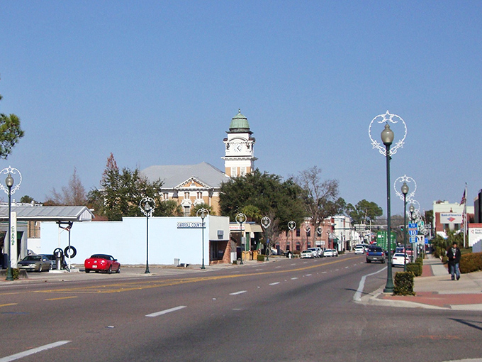 Live Oak's main drag stretches out like a welcome mat, inviting you to explore at your own pace.