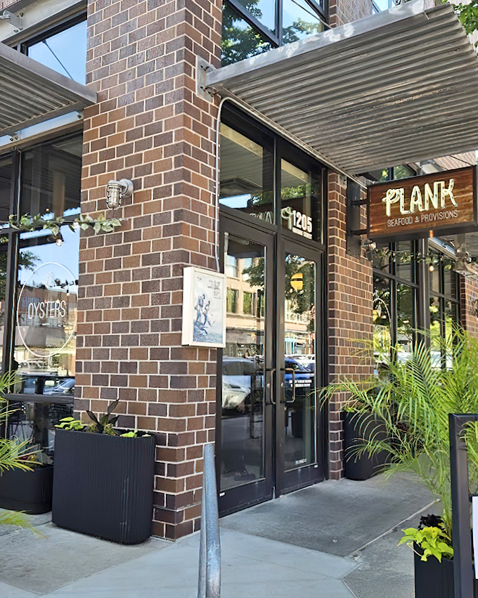 Plank's modern storefront screams "we take our oysters seriously" without saying a word. 