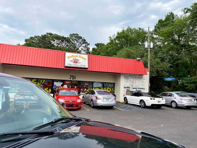 The Seafood House - where Mobile locals know to go when they're craving the good stuff.
