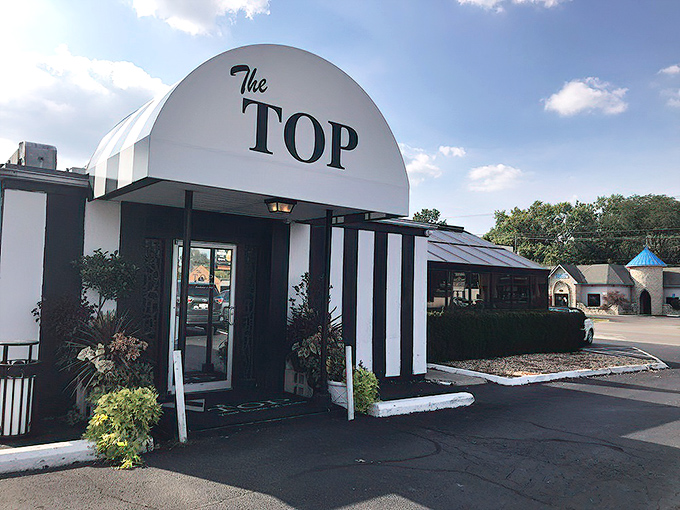 That distinctive curved roof and striped awning make Columbus steak dreams come true since forever. 