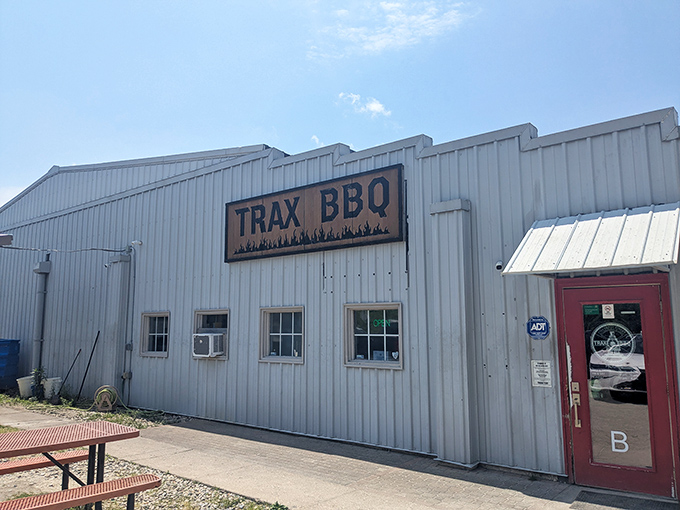 Trax BBQ's unassuming white building is the culinary equivalent of "don't judge a book by its cover." Some of the best flavor stories start in the plainest packages.