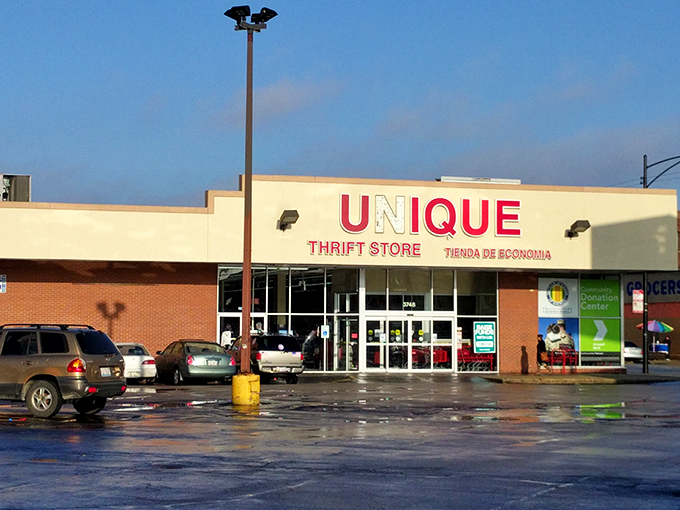 UNIQUE indeed! This thrift store's bright signage welcomes bargain hunters in two languages to its wonderland of finds.
