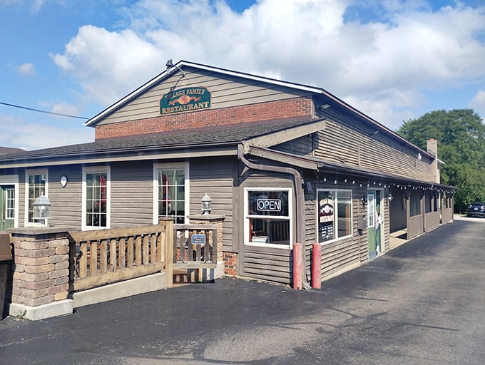 This cozy corner restaurant looks like it stepped out of a Norman Rockwell painting, promising homestyle goodness.