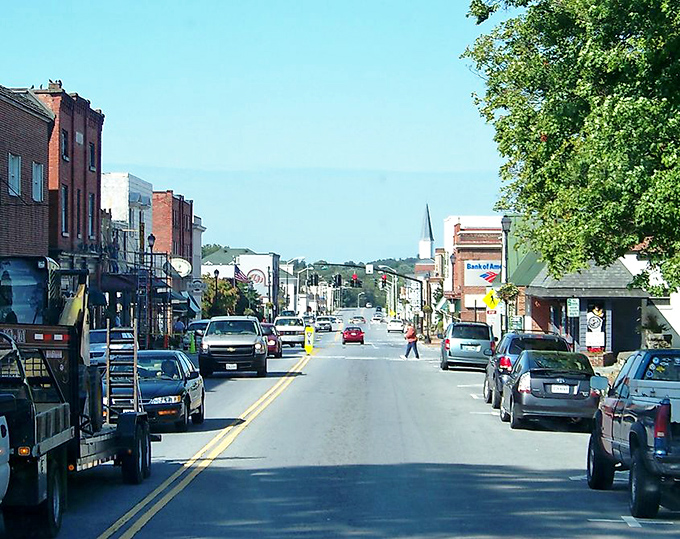 Arts district atmosphere thrives in this southwestern Virginia treasure that punches above its weight class. 