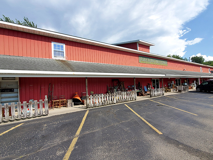 This sprawling red barn doesn't just house antiques&mdash;it's practically a museum of Americana with a "For Sale" sign.