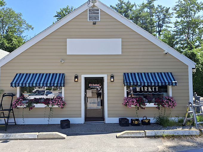 The market entrance to Al's &ndash; where seafood pilgrims begin their journey to flavor paradise with a humble first step.