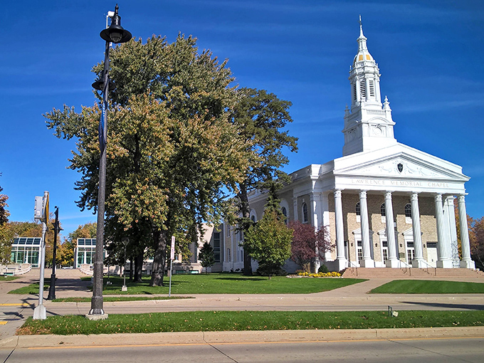 Downtown Appleton's historic buildings house everything from boutiques to brewpubs, proving old walls can contain new dreams.