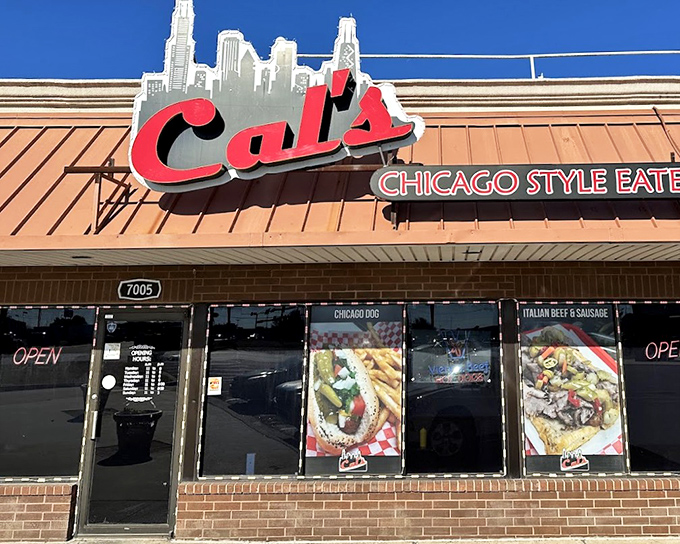 When you're craving that authentic Chicago dog experience, this Northwest Expressway gem delivers perfectly.