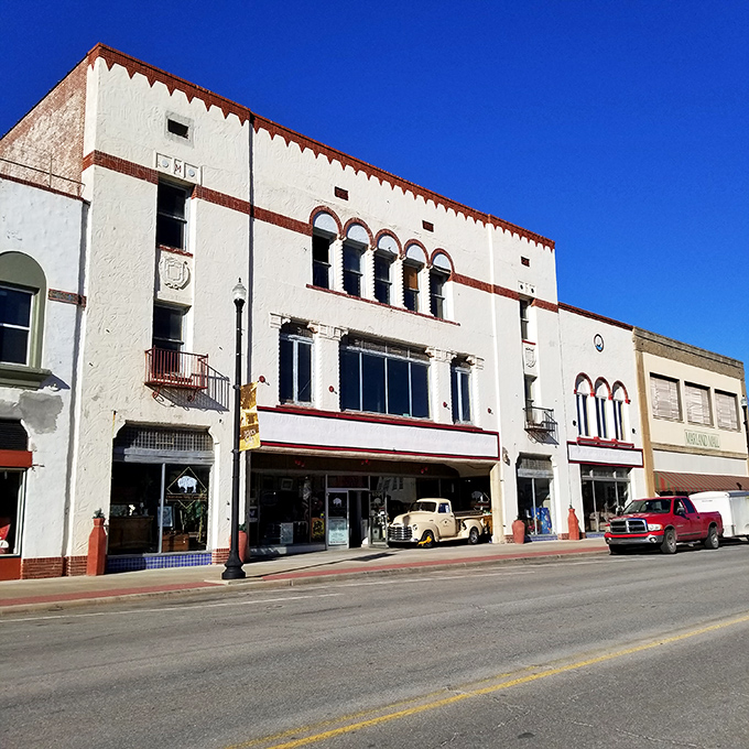 Classic architecture houses timeless treasures - where history meets your living room d&eacute;cor dreams perfectly. 