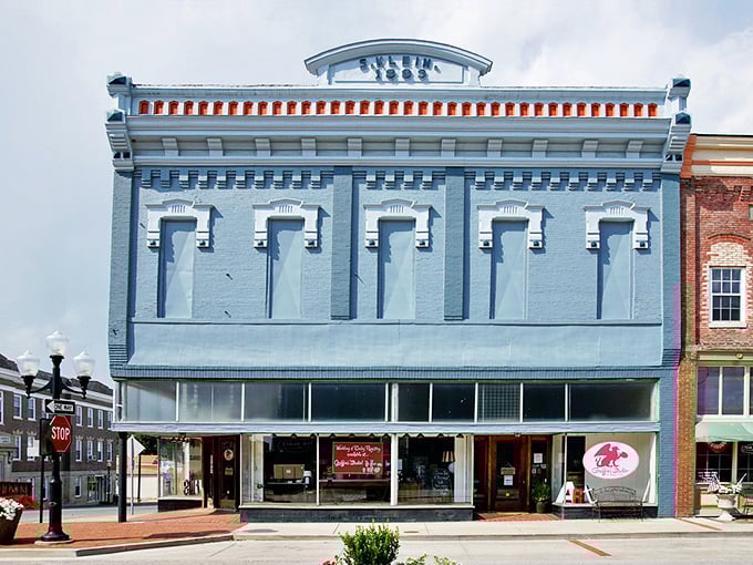 That gorgeous blue theater facade in Hopkinsville looks like it's dressed up for a night on the town.