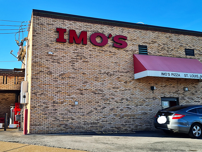 Classic corner spot architecture meets legendary thin crust tradition - some things never need to change for good reason.