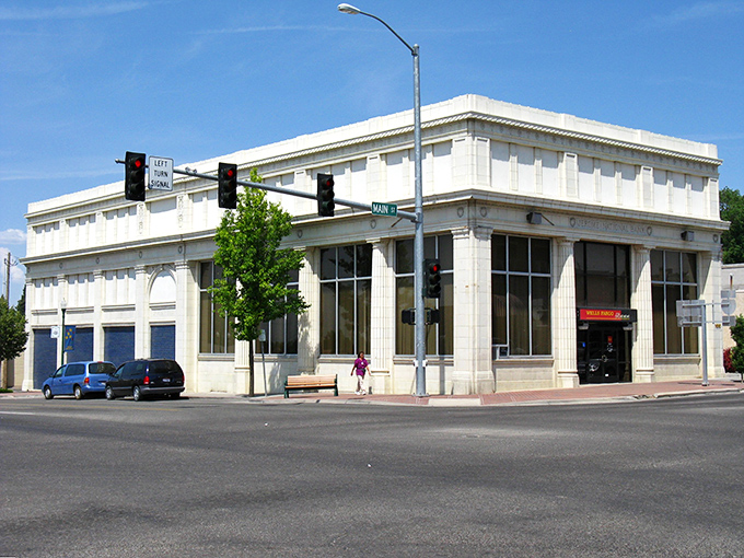 The Snake River Canyon near Jerome proves that million-dollar views don't require million-dollar budgets.