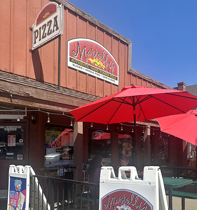 Those picnic tables outside aren't just seating &ndash; they're front-row seats to Sisters' best dinner show. 