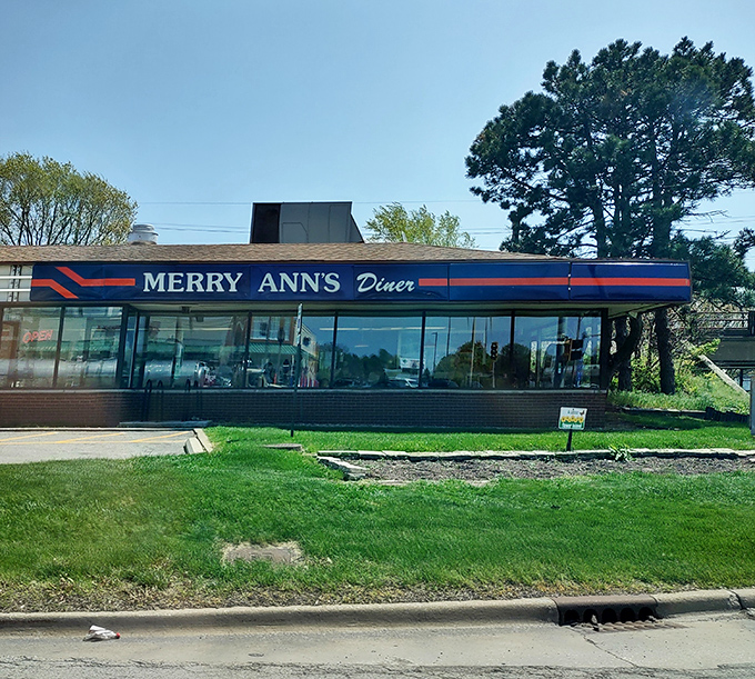 College town meets timeless Americana where students and professors bond over serious breakfast portions together.