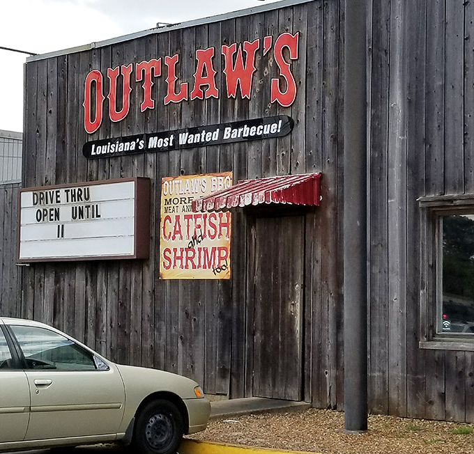 When a place advertises "MORE MEAT" alongside catfish and shrimp, you know you're getting that perfect Louisiana barbecue fusion.