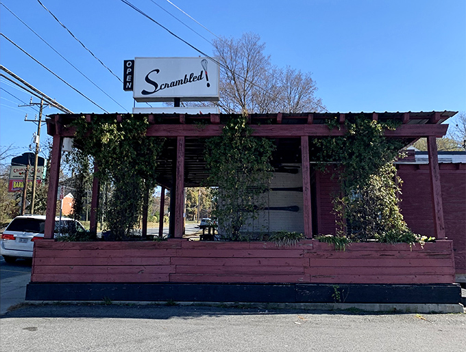 Nature meets nurture at Scrambled Southern Diner. Those vines aren't the only things growing&mdash;your appetite will too!