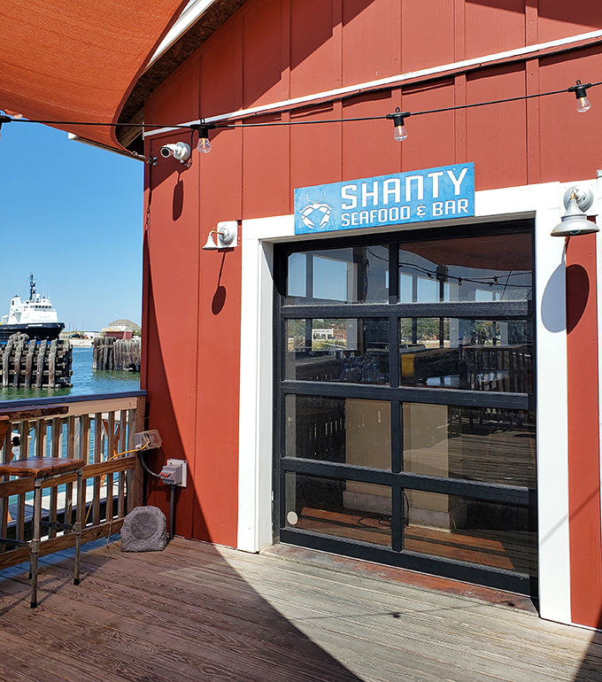 This dockside gem serves up views almost as delicious as its seafood – almost, but not quite.