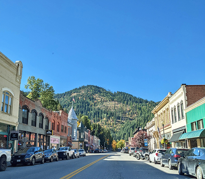 This mountain town preserves its colorful past while serving up modern comfort to traveling families.