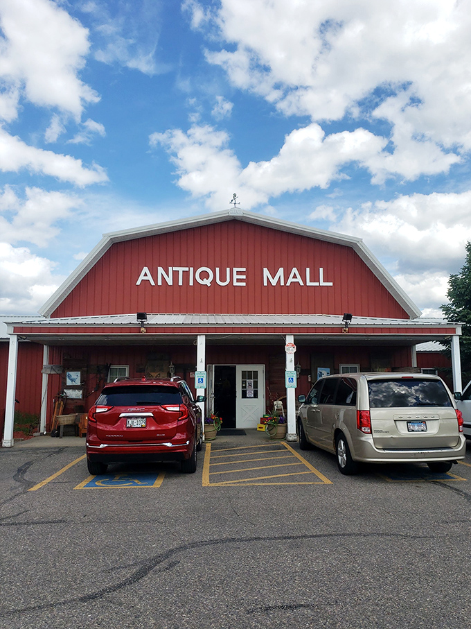 Blue skies, red barn, white trim—this antique mall is as American as the vintage apple pie plates you'll find inside.