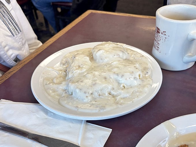 Behold: the gravy that launched a thousand road trips. This velvety blanket of goodness could make cardboard taste like a gourmet experience.