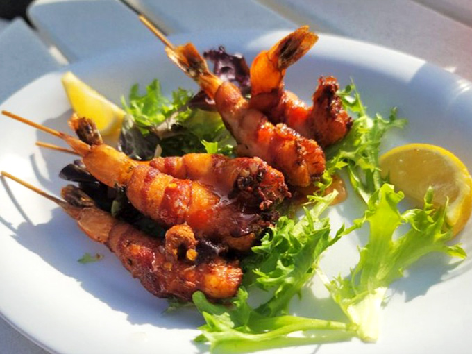 Bacon-wrapped shrimp skewers: proof that sometimes the best relationships are the simplest ones. A match made in Florida Keys heaven.