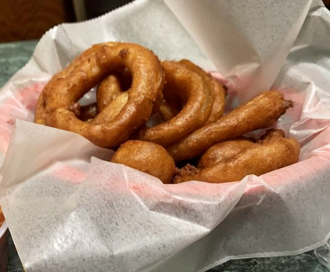 Golden-brown onion rings that crunch like autumn leaves&mdash;except these leaves make you involuntarily say "mmm" with each bite.