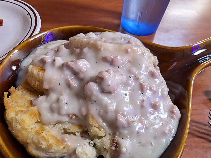 Biscuits and gravy: where comfort food meets art form. This bowl of creamy, savory goodness is Pennsylvania's answer to a warm hug.
