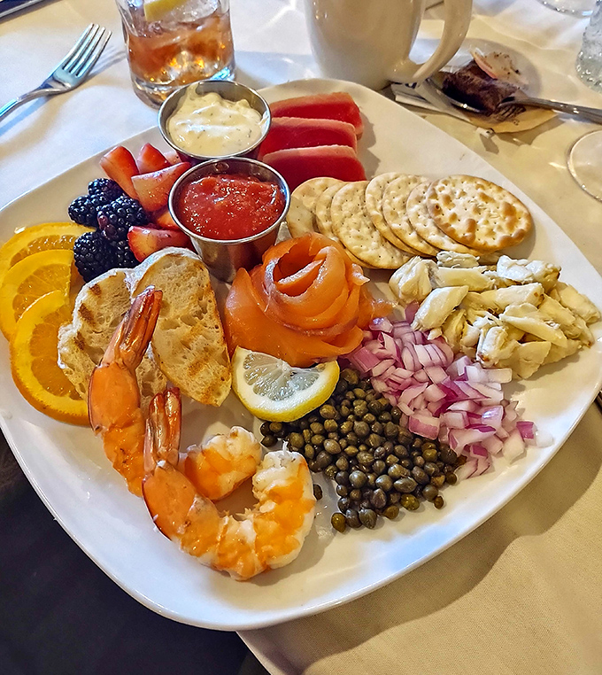 This seafood platter isn't just a meal&mdash;it's a maritime celebration where every bite tells you the ocean approves of your life choices.