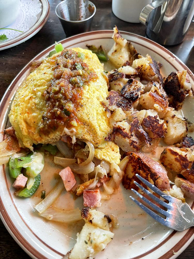 This Denver omelet didn't just roll out of bed looking this good&mdash;it's been carefully crafted to achieve that perfect fold-to-filling ratio.