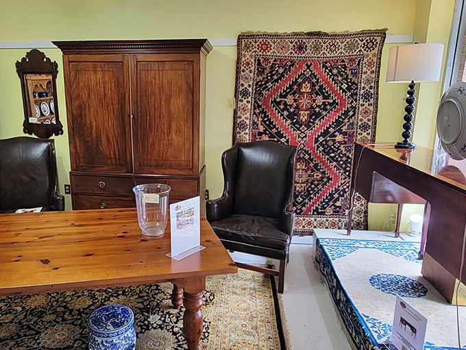 Not your average dining setup! This room looks ready to host everything from a Downton Abbey-worthy dinner party to a spirited debate about who gets Grandma's silver.