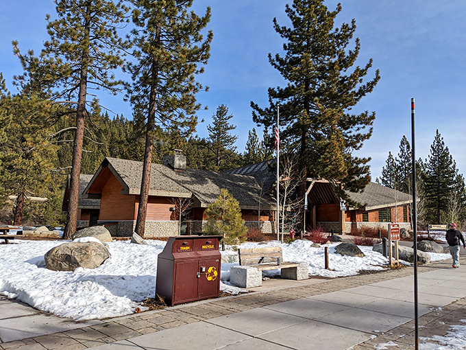 This rustic lodge could be the setting for the climactic scene in any respectable outdoor adventure film. Just add hot chocolate.