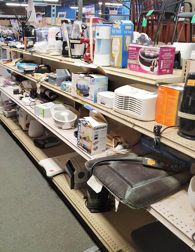 Kitchen appliance heaven awaits! From coffee makers to Cuisinarts, these countertop companions are ready for their second act in your culinary production.