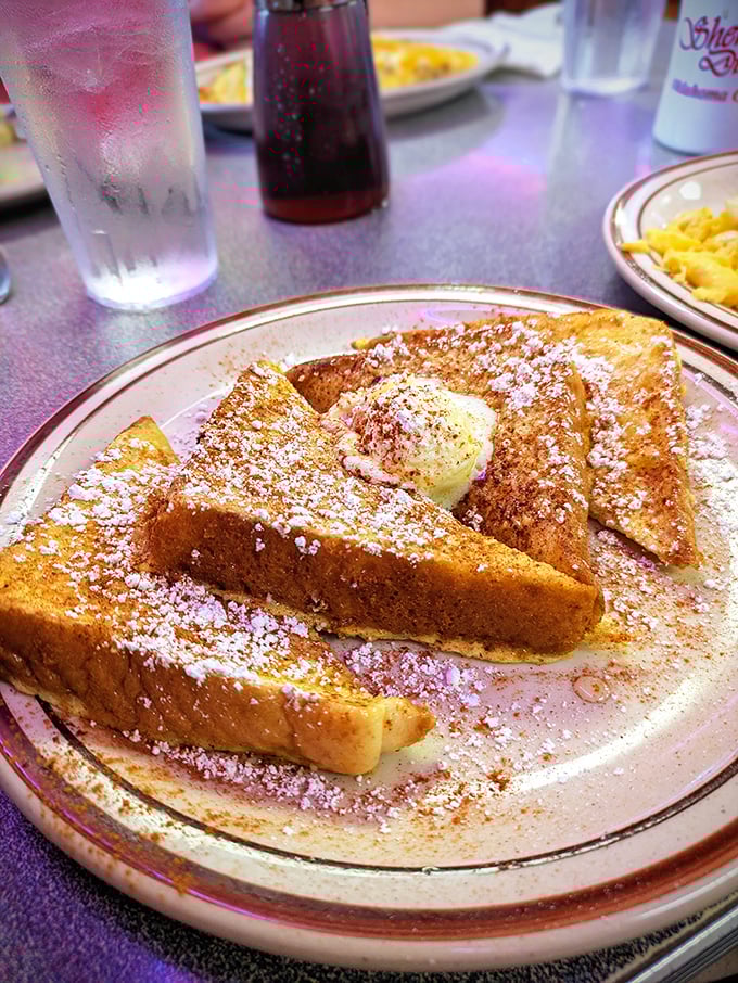 This French toast doesn't just wear its powdered sugar and cinnamon like makeup&mdash;it wears it like a medal of honor.
