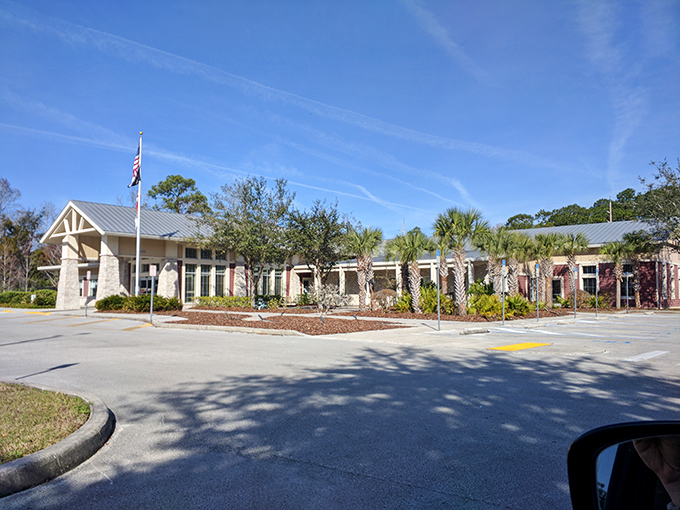 The local library&mdash;where Homosassa residents check out books and check in with neighbors. Small-town charm with free WiFi.
