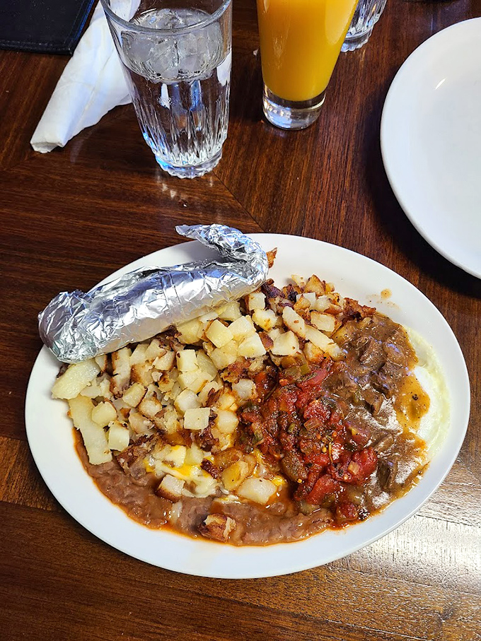 A plate that tells the story of the Southwest in one glance – potatoes, beans, and enough flavor to wake up even the most stubborn taste buds.