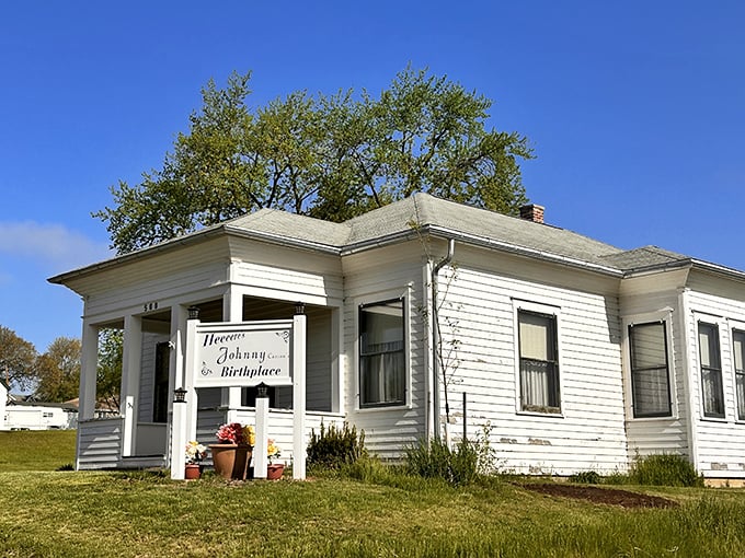 The Johnny Carson Birthplace preserves the humble beginnings of late-night royalty, proving greatness can sprout from the simplest soil.