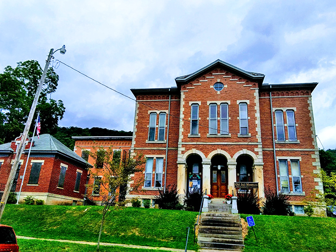 History buffs rejoice! The Old Jail Museum offers fascinating glimpses into Smethport's past without the inconvenience of actually being incarcerated.