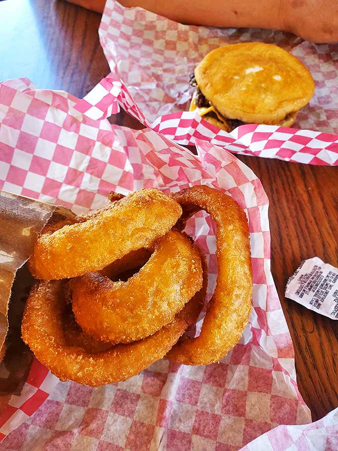 Golden onion rings that crunch loud enough to turn heads&mdash;the supporting actors that sometimes steal the show.