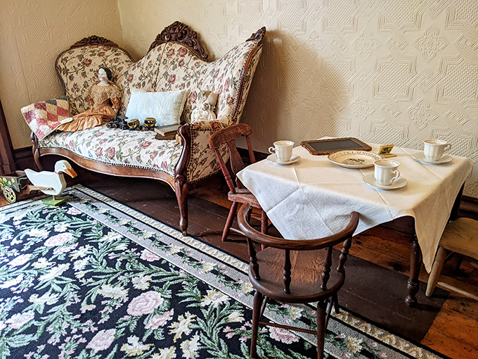 The Victorian version of Netflix and chill&mdash;a cozy settee, tea service, and floral patterns that would make your grandmother swoon with delight.