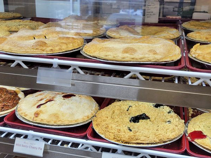Streusel tops and perfectly crimped crusts lining up like soldiers ready to march into your heart.