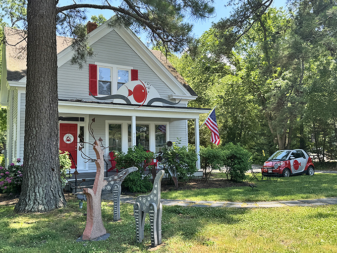 The Red Fish Gallery brings whimsy to Irvington with its cherry-red shutters and artsy vibe&mdash;like your coolest aunt opened a business.