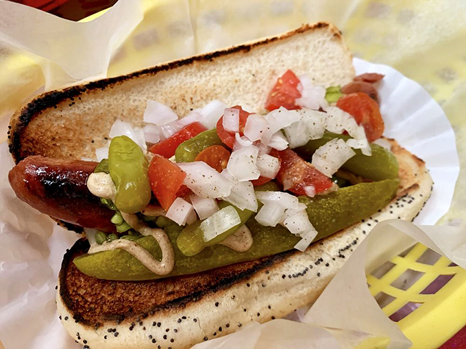 The Chicago-style Salome brings the Windy City to Athens with its garden of toppings. Every bite is a flavor carnival in your mouth.