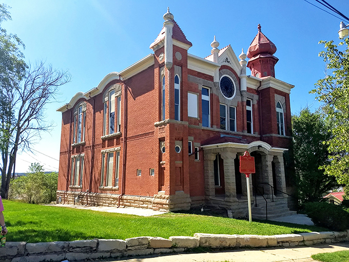 Temple Aaron's striking red brick fa&ccedil;ade and ornate details have graced Trinidad since 1889, a testament to the town's diverse cultural heritage.