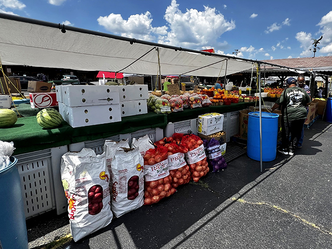 Farm-fresh produce meets flea market prices—the perfect pit stop to refuel your bargain-hunting energy with nature's candy.