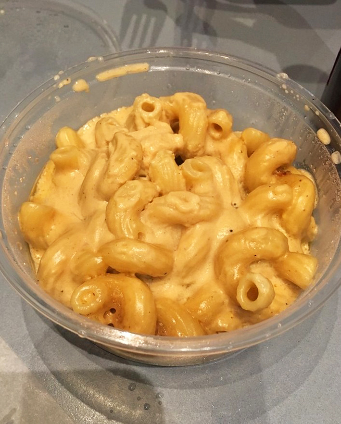 Mac and cheese that doesn't come from a blue box? Revolutionary! This creamy, dreamy bowl of comfort would make even Benjamin Franklin put down his kite.