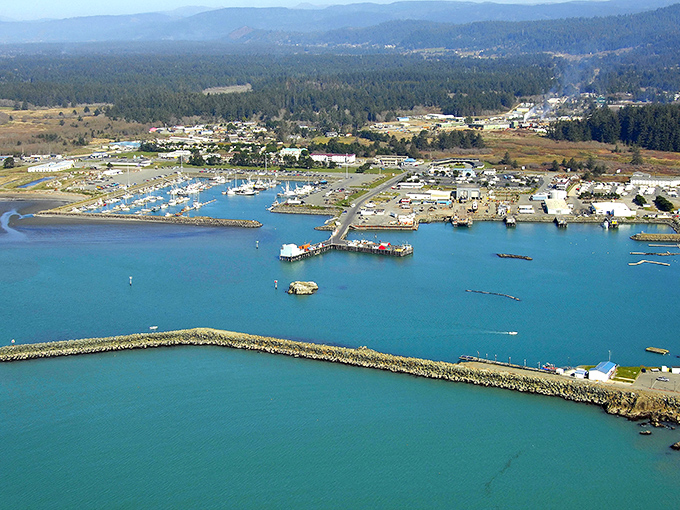 Crescent City's working harbor blends commercial fishing with pleasure boats. The turquoise waters belie the chilly temperatures that keep the seafood fresh and swimmers brief.